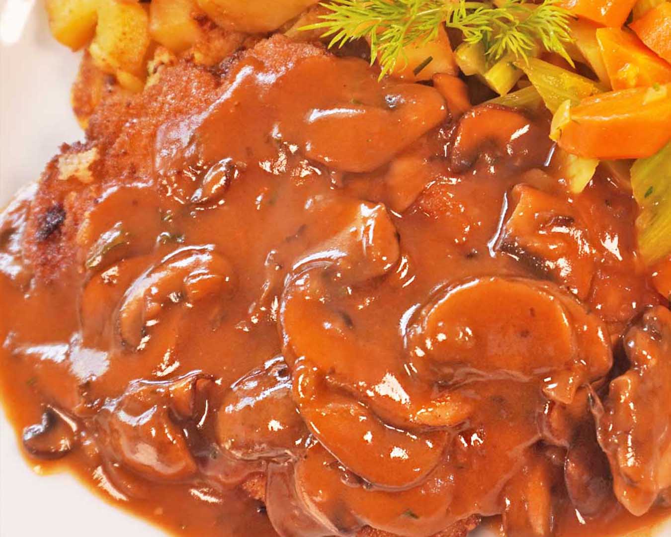 Jägersoße Rezept dunkel - schnell und einfach - Kochen mit Moki