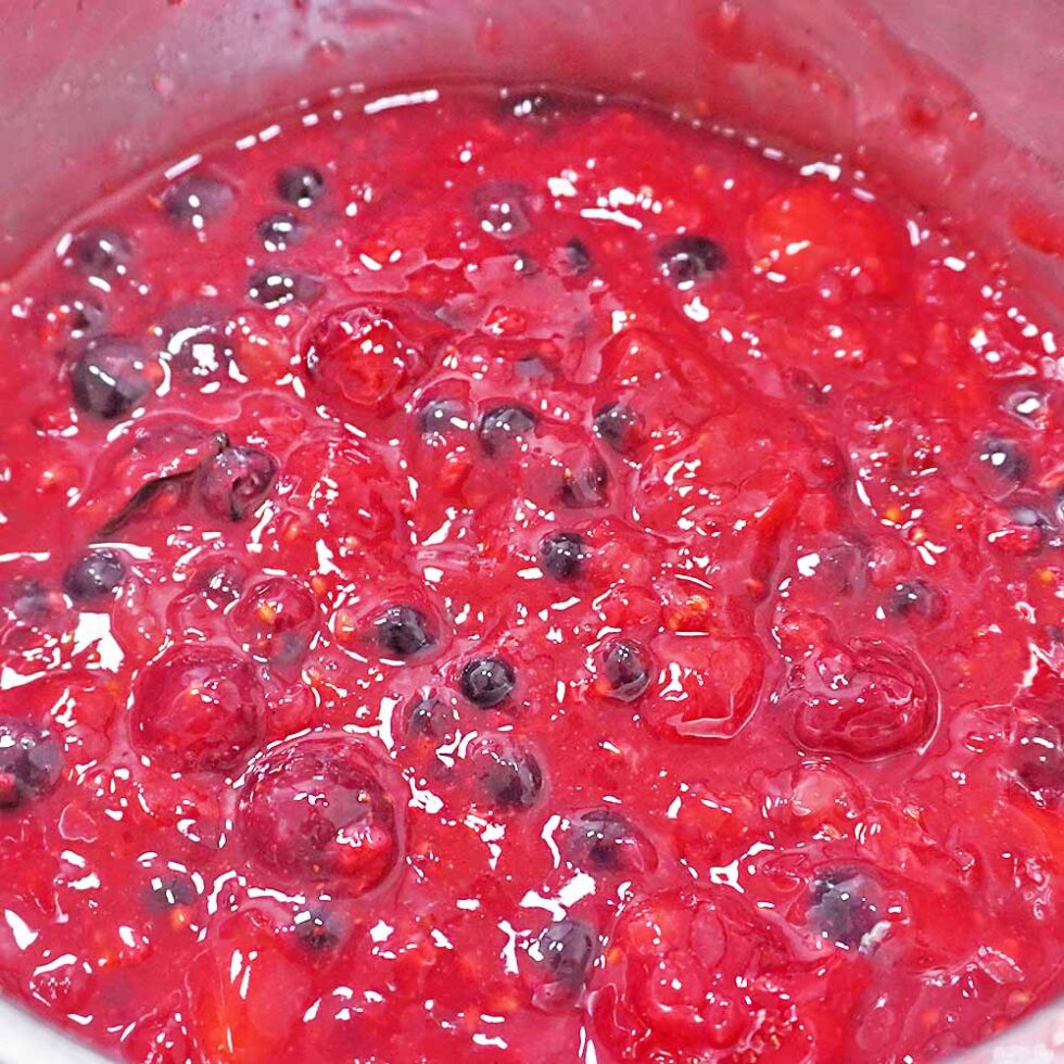 Rote Beerengrütze aus TK Beeren selber machen Rezept - Kochen mit Moki