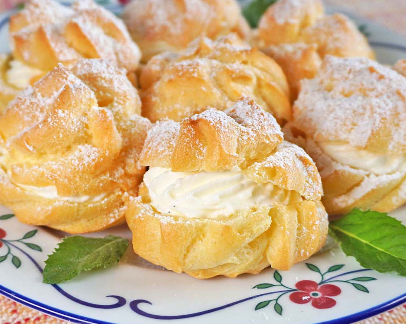 Brandteig Grundrezept für Windbeutel und Eclair - Kochen mit Moki