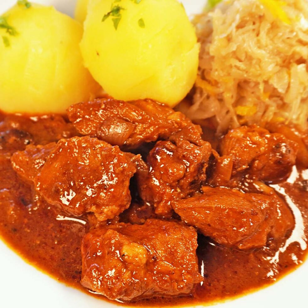 Paprikagulasch Rezept einfach - Kochen mit Moki